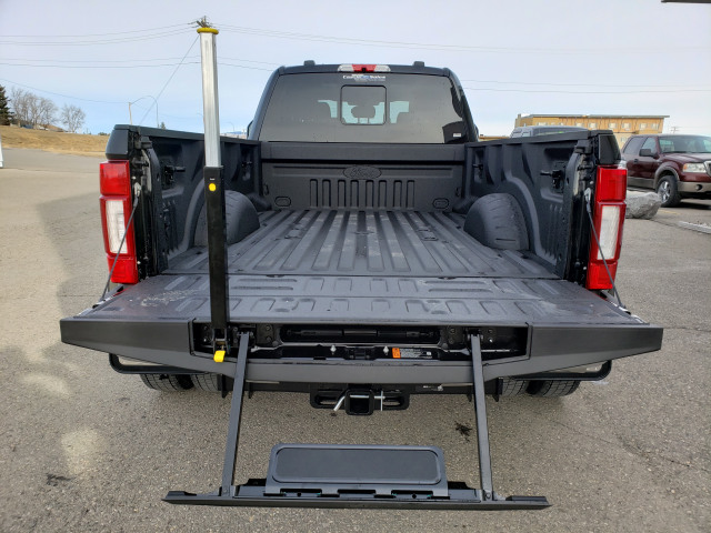 2020 Ford SuperDuty F-450 King Ranch® Agate Black, 6.7L Power Stroke ...